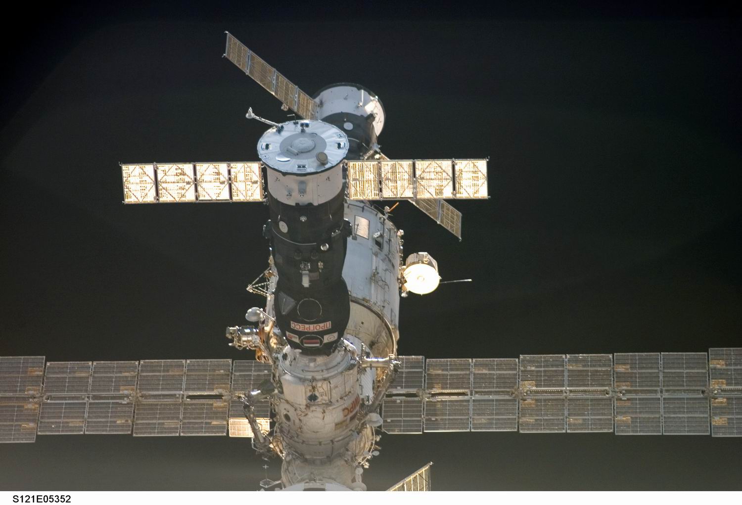 ISS 2006